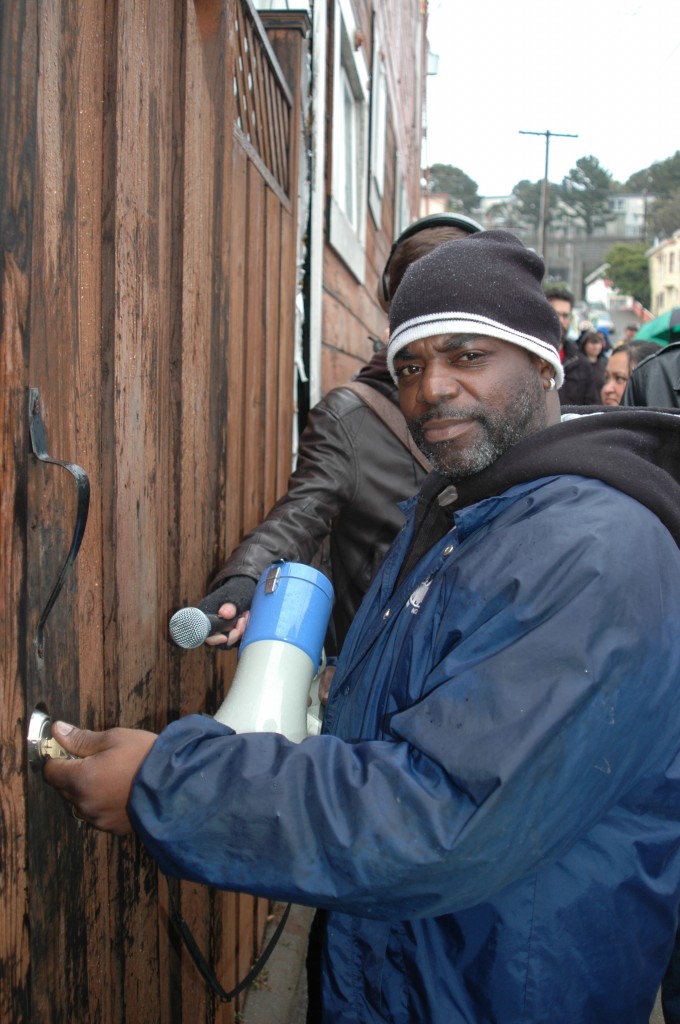 ILWU members help Local 91 brother re-take his home - ILWU ILWU members help Local 91 brother re-take his home - ILWU
